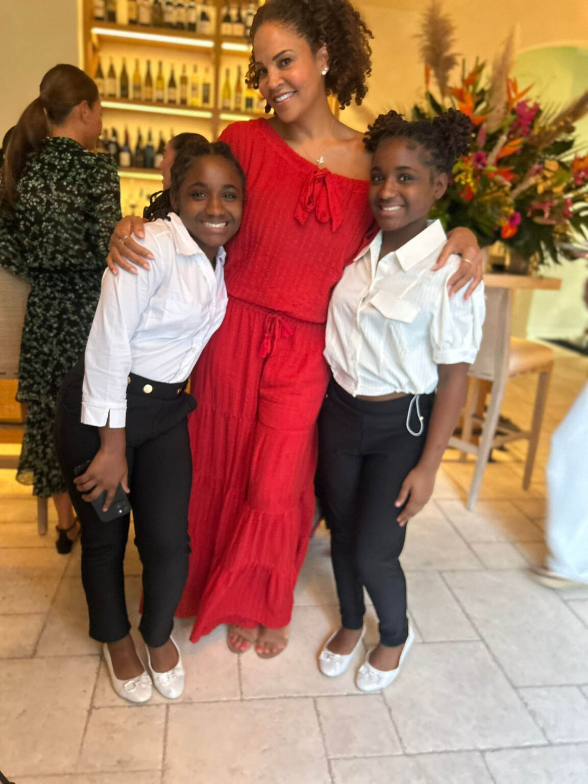 Cocktails and Connections – Hats Off 2025 - Honey Shine